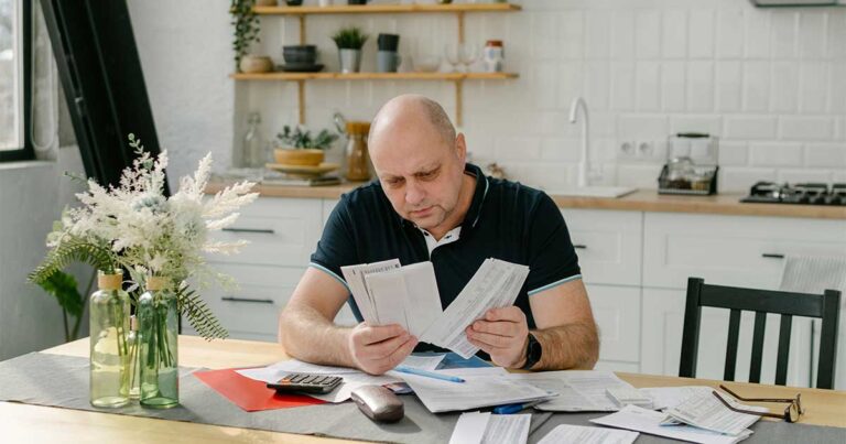 Inclusive Tax vs Exclusive Tax: Key Differences & Uses | SparkReceipt